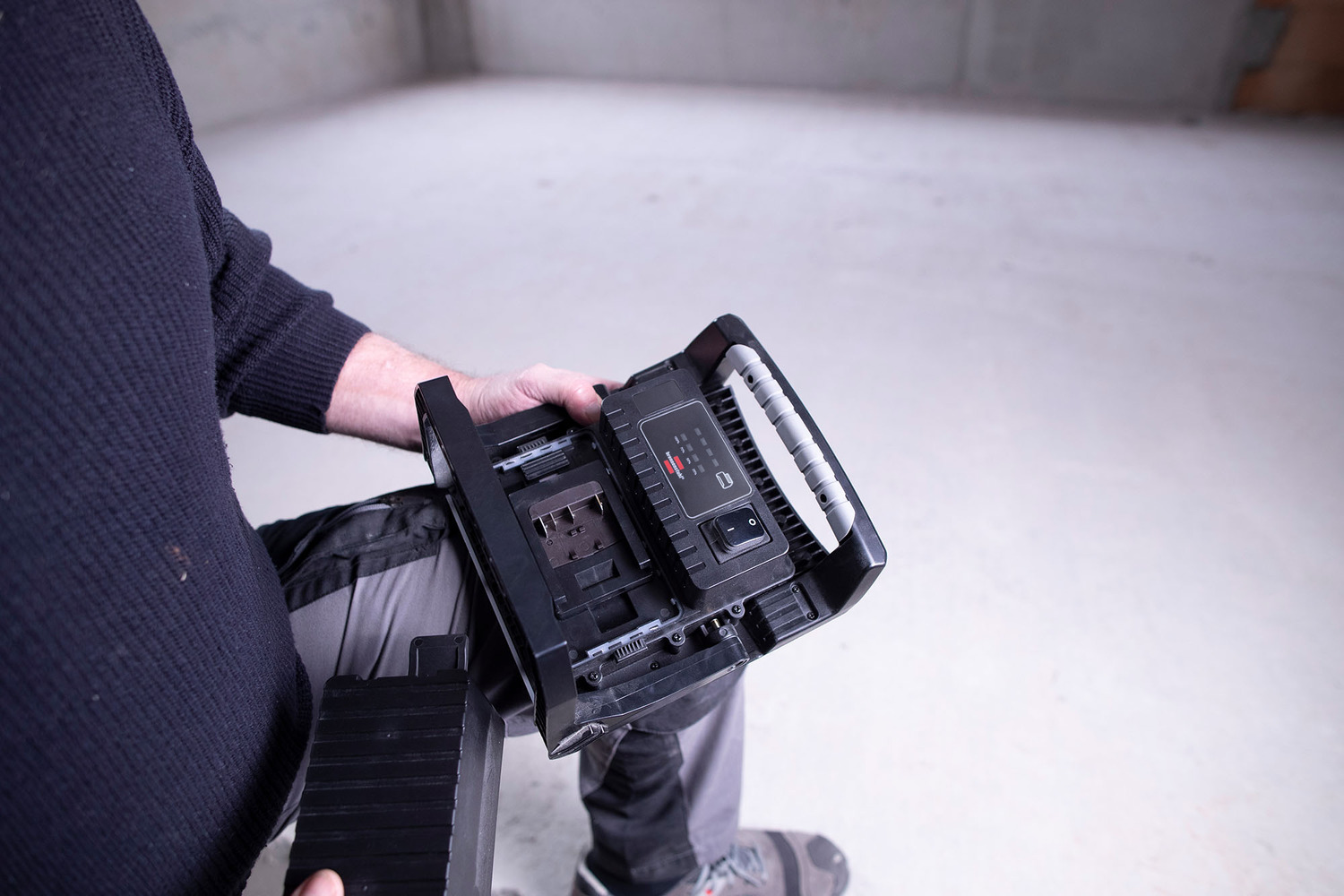 Projecteur LED Multi Battery 4000 MA Professional à batterie ...